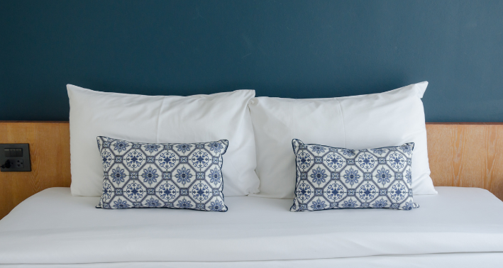CÓMO LIMPIAR LAS ALMOHADAS DE LA CAMA - REMAINCO